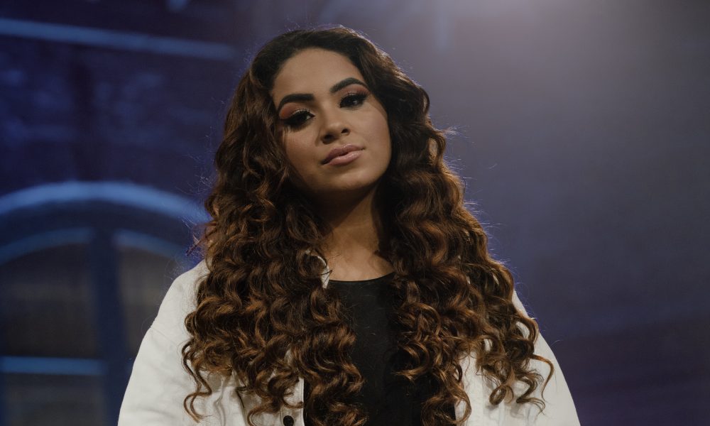 Na reta final do ano, Sarah Beatriz lança single que marcou sua ...