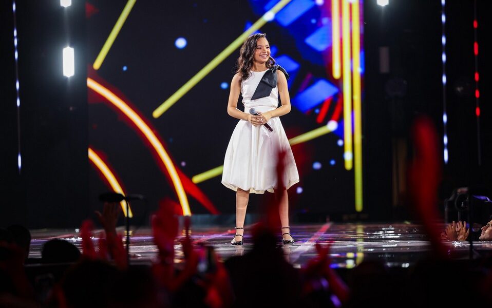 Aos 16 anos, Maria Marçal é uma das maiores vozes da músicagospel e ...